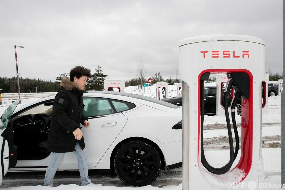 テスラ充電スポット、他社EVにも開放へ 米政府とマスク氏が合意 写真3枚 国際ニュース：AFPBB News