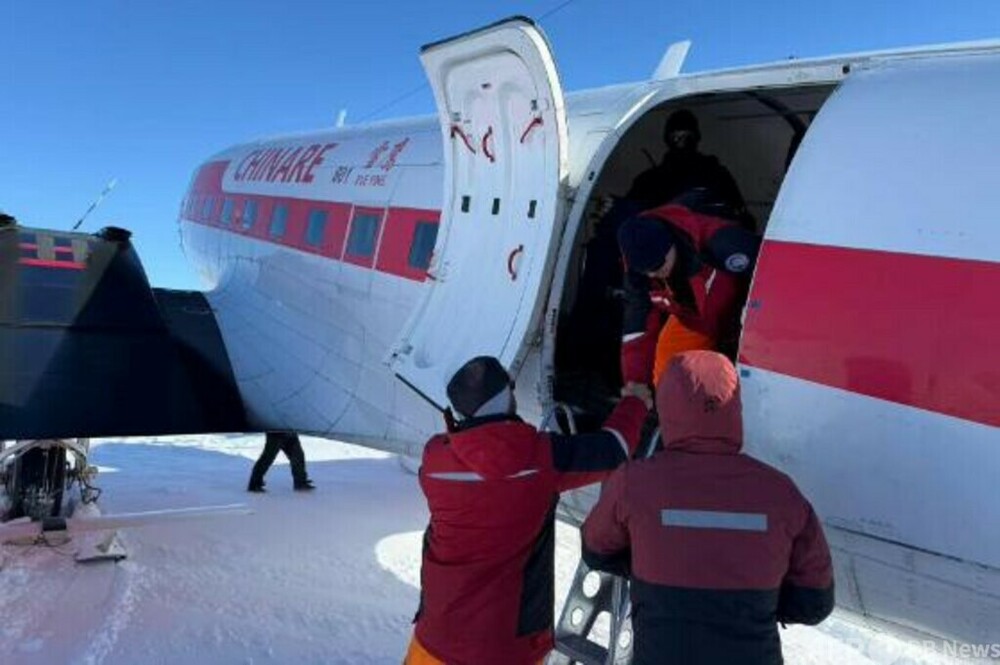 中国南極観測隊 ロシア隊患者の救援に成功 写真1枚 国際ニュース：AFPBB News