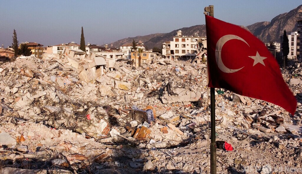 トルコ被災地「トイレがない」 絶望的な衛生環境に 写真10枚 国際ニュース：AFPBB News