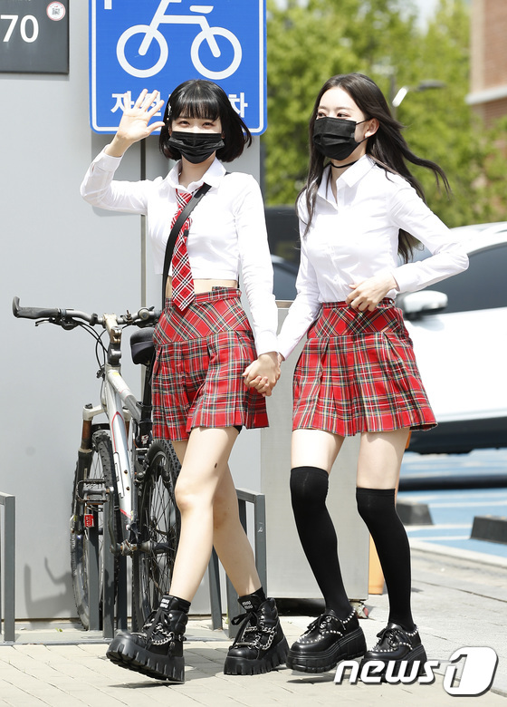 [★フォト] キム・チェウォン＆宮脇咲良、IZ*ONEからLE SSERAFIMに – KOREA WAVE 写真枚 国際ニュース：AFPBB News