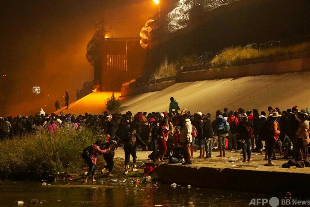 一晩に移民1000人以上 米国境の川越え メキシコ 写真18枚 国際ニュース：AFPBB News