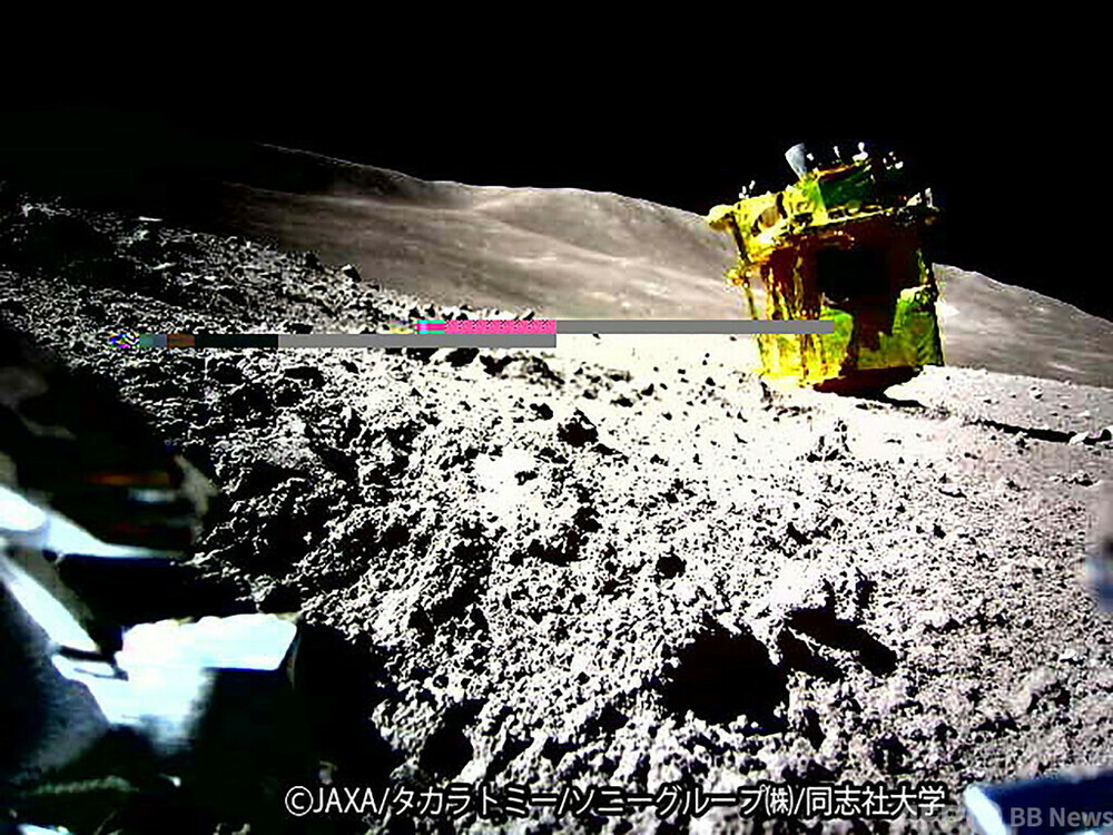 Japan Moon probe survives 3rd lunar night 写真1枚 国際ニュース：AFPBB News