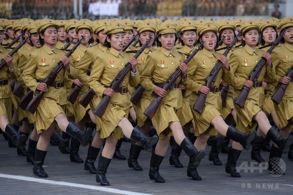 軍事力誇示する北朝鮮のパレード、中国との友好関係も演出 写真24枚 国際ニュース：afpbb News 