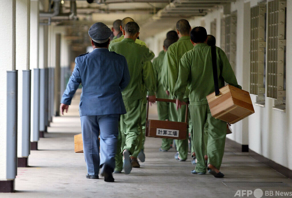 Japan to allow male prisoners to use same skin-care items as women 写真1枚 ...
