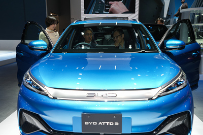 動画：BYD、日本向け中型EVバス「J7」発表 写真1枚 国際ニュース：AFPBB News