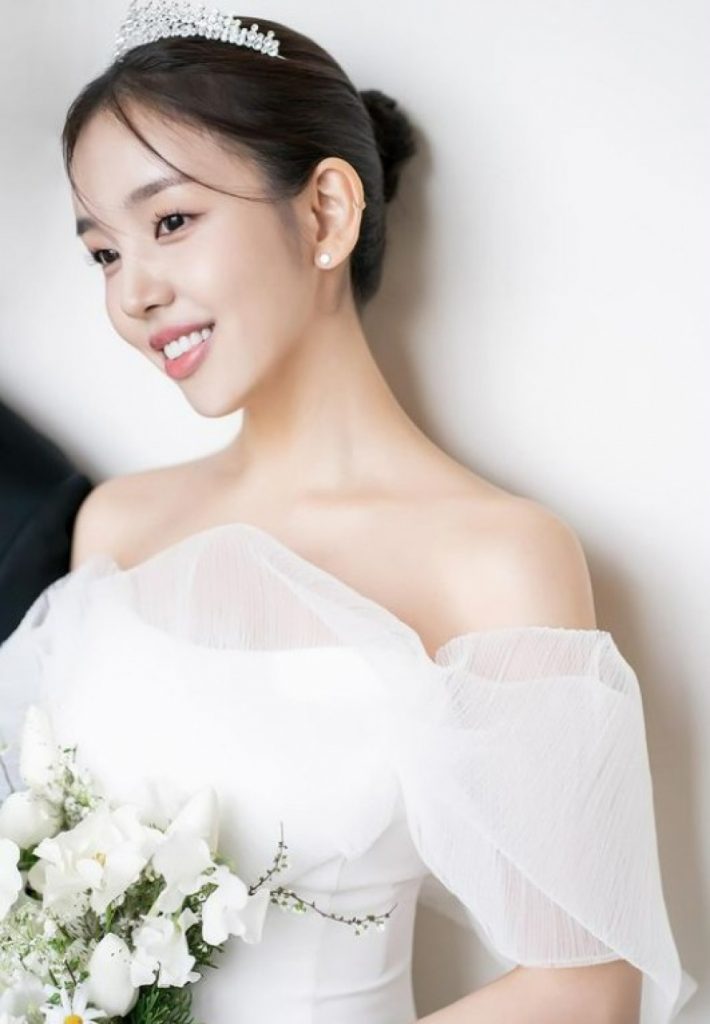 ペク・アヨン、結婚を前にウェディング写真公開 写真枚 国際ニュース：AFPBB News