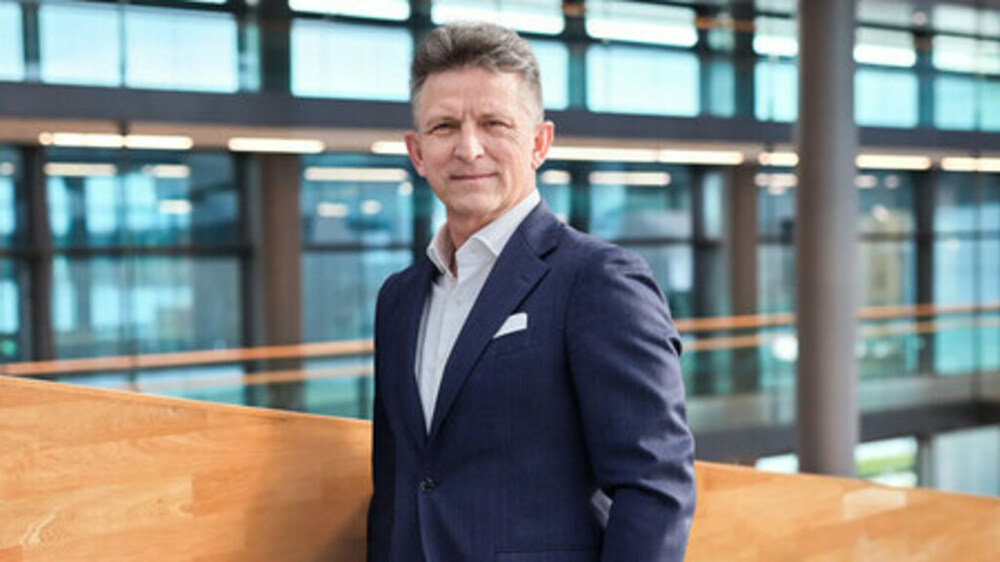 テサの経営陣交代：ノーマン・ゴールドバーグ博士の後任にコウロシュ・バハラミ博士が就任 写真1枚 国際ニュース：AFPBB News