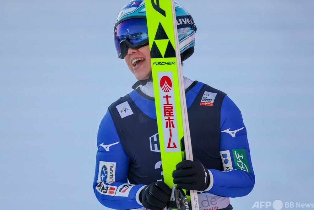 伊藤有希が開幕戦で優勝 ジャンプ女子W杯 写真2枚 国際ニュース：AFPBB News