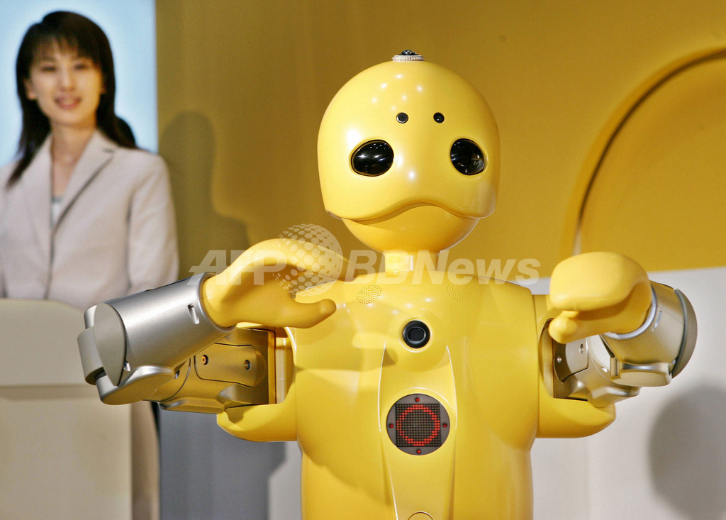 三菱重工、人型ロボット「ワカマル」の企業や病院向けレンタルサービス開始 写真2枚 国際ニュース：AFPBB News
