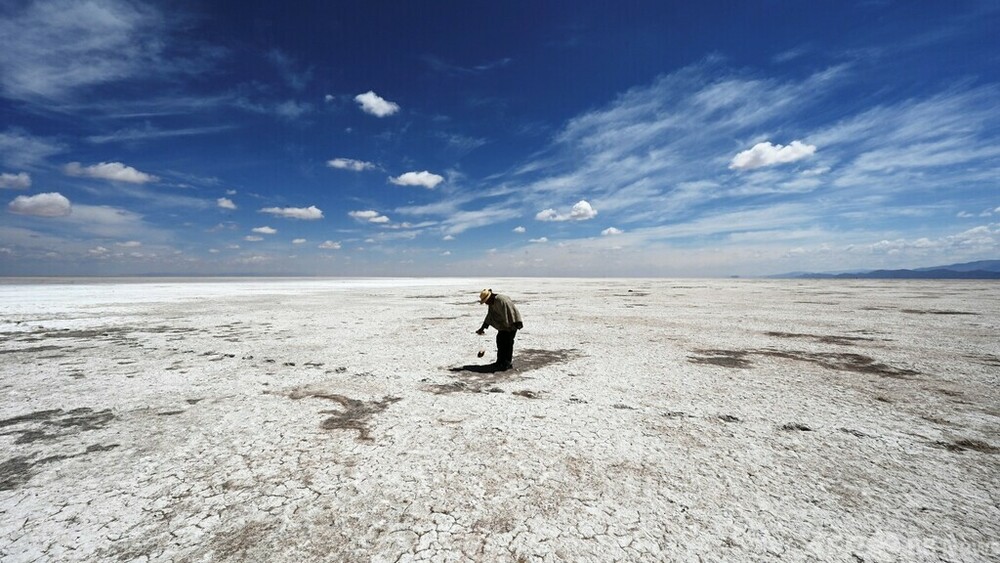 動画：消えたボリビア第2の湖 生活の糧失った「水の民」 写真1枚 国際ニュース：AFPBB News