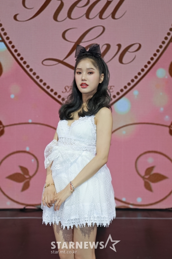 OH MY GIRL、2ndアルバム「Real Love」のショーケースを開催 – KOREA WAVE 写真枚 国際ニュース：AFPBB News