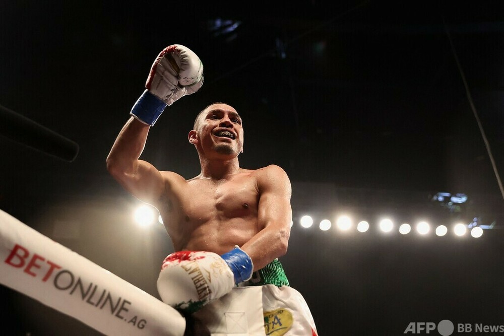 エストラーダがロマゴンとの3戦目制す WBC・Sフライ級王座獲得 写真2枚 国際ニュース：AFPBB News